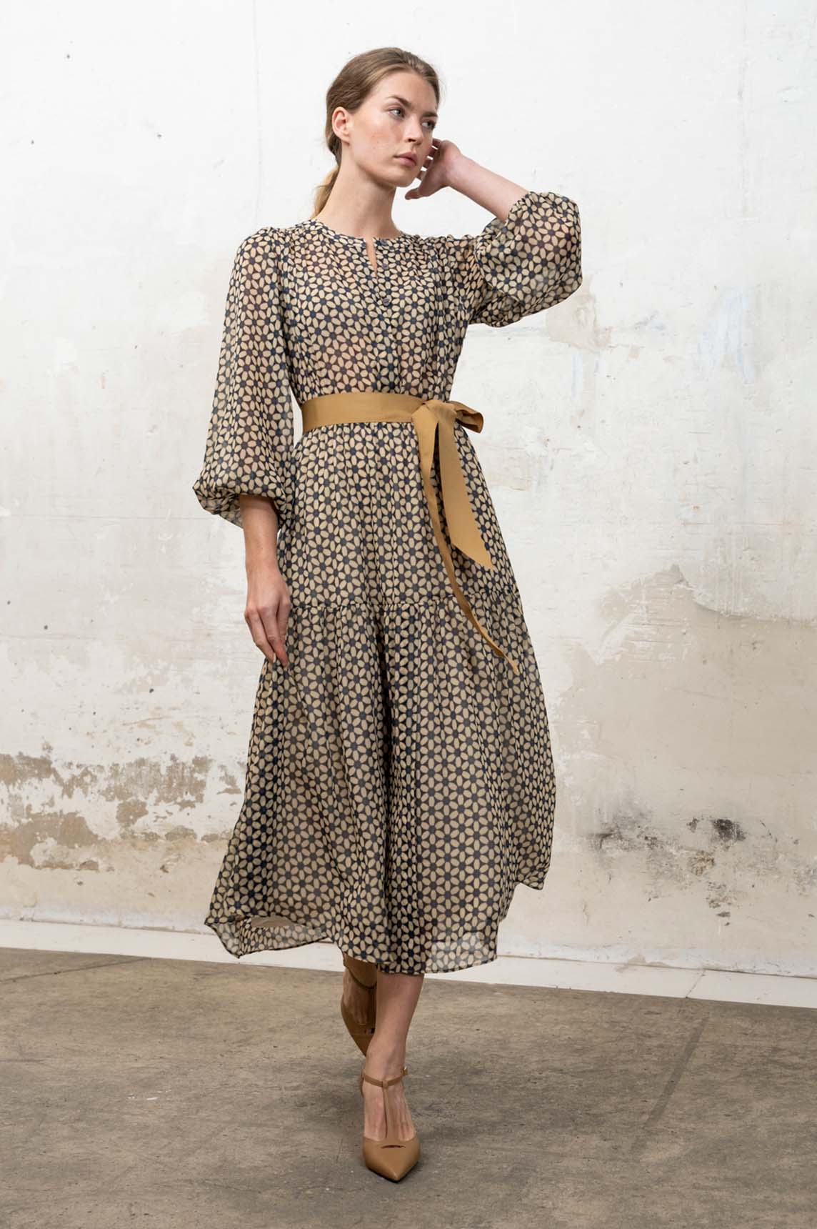We review the Elegance Lookbook | Rivera